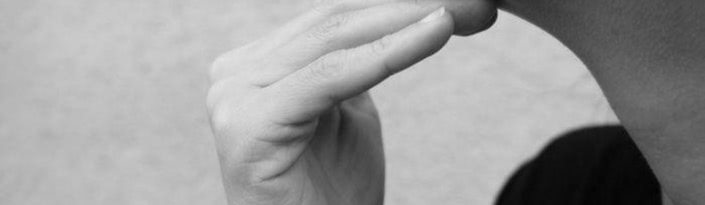 Understanding the Hand Gestures of Italians – Dominique Rizzo | Bespoke ...